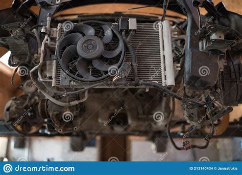 Disassembled Machine Front Car Radiator And Fan Car Engine Removing