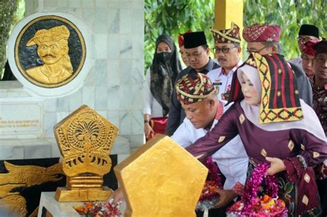 Haul Radin Inten Ke 166 Bupati Lampung Selatan Ziarah Dan Tabur Bunga