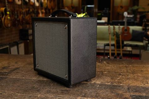 Biyang Wangs Mini 5 Custom Combo Clingan Guitars