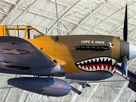 무료 이미지 차량 항공 우주 제조업체 프로펠러 구동 항공기 추진자 군용 항공기 비행기 여행 항공 우주 공학 전투기 지상 공격 항공기 플랩 격납고