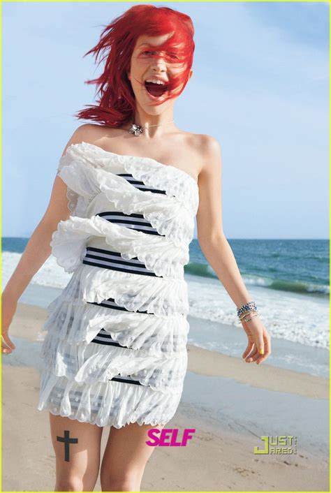 Vida De Adolescente Hayley Williams Faz Ensaio Natural Em Praia