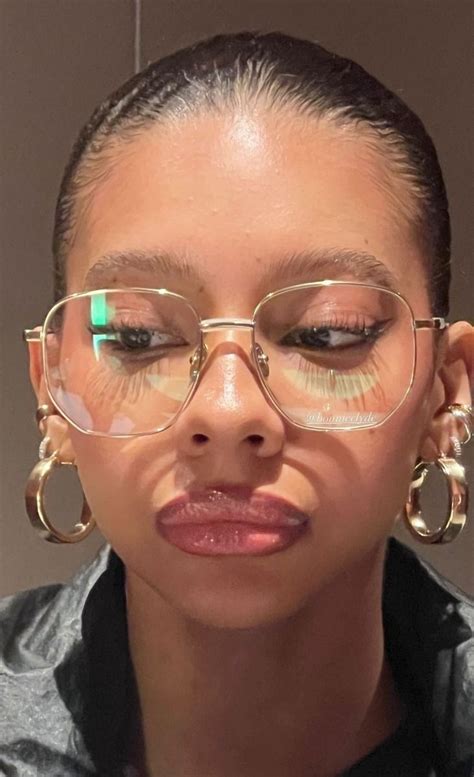 Pin By Bel Lavoro On Pins By You Glasses For Oval Faces Glasses
