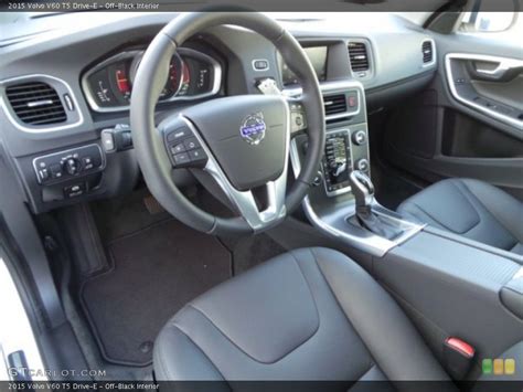 Off Black 2015 Volvo V60 Interiors