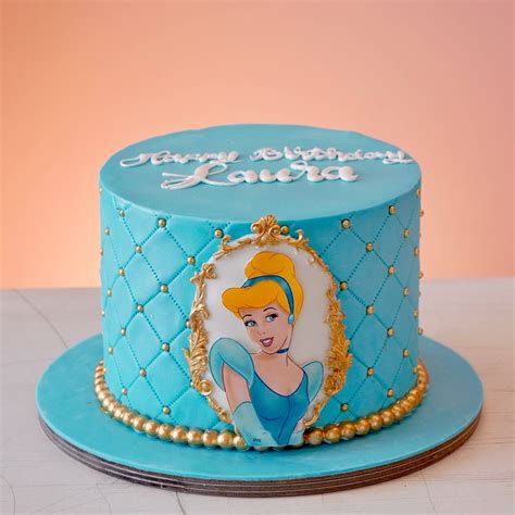 Cinderella Style Wedding Cake Designs