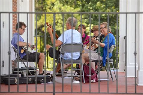 Picknbow Photo Archive — Picknbow Presents