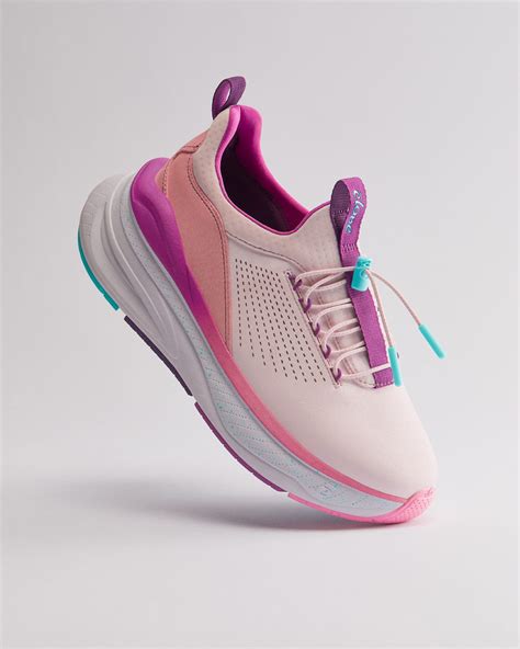 Light Pink Waterproof Shoes For Men Clove