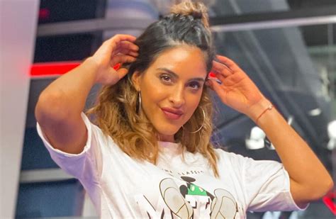 Olas Arena Y Topless Celeste Muriega Posó Desnuda Desde La Playa Y