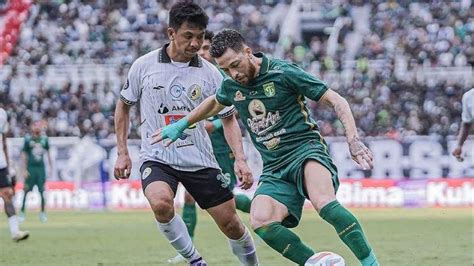 Biodata Wahyudi Hamisi Yang Disanksi Ringan Usai Tendang Kepala Winger Persebaya Bruno Moreira