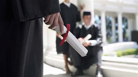 Wang Yiwei Sixth Tone