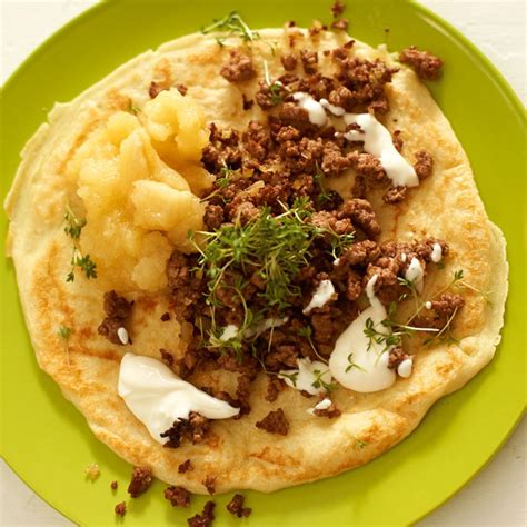 Pfannkuchen Mit Hack Und Apfelkompott Rezept Essen Und Trinken