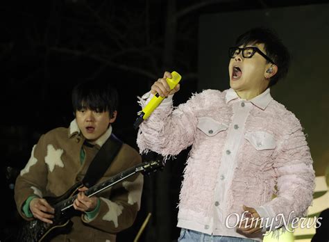가수 이승환 탄핵 전야 국회앞 열창 오마이뉴스