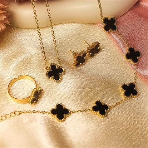 Clover Set Stickonchic