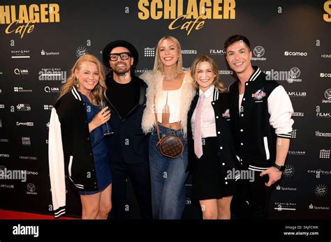 Julia Lindholm Franz Leibinger Paulina Wagner Linda Hesse Und Julian David Beim Grand Opening