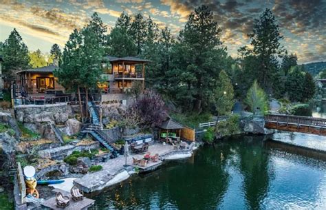 Rent This Incredible Riverfront Home In River West Bend Oregon