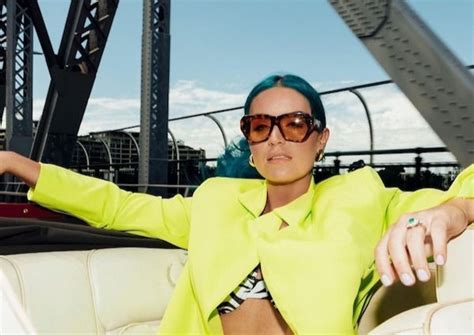 Australian Born Artist And Co Founding Member Of Sheppard Amy Sheppard