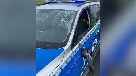 Polizist Bei Unfall Im Streifenwagen Verletzt