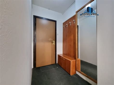 Jednoiposoban Stan Husrefa Redžića Ciglane — Total Pro Nekretnine