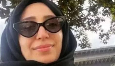 Ali Erbaşın Kızı Feyza Erbaş Aracının Anahtarına şiir Yazdı