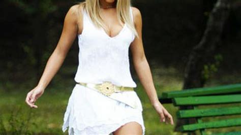 Andreea Spataru Cea Mai Sexy Enoriasa Știrile Protv