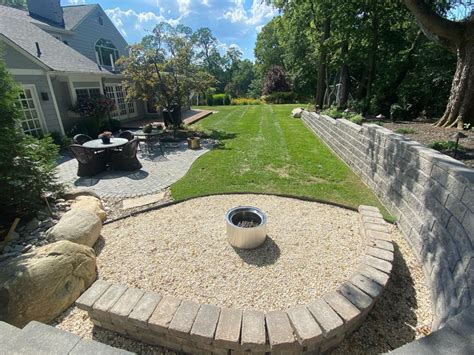 The Difference Between Retention Walls And Retaining Walls Explained