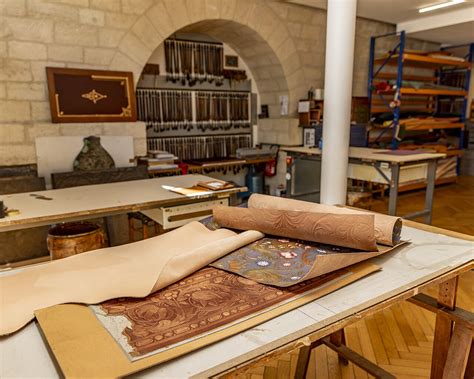 Maison Tassin Atelier De Peausserie Et Gainerie à Paris