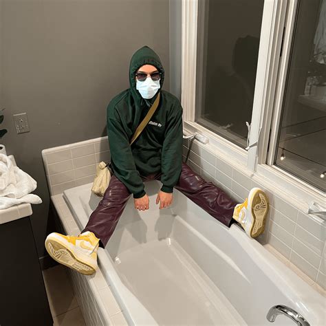 Значение песни A Look In исполнителя Kwite