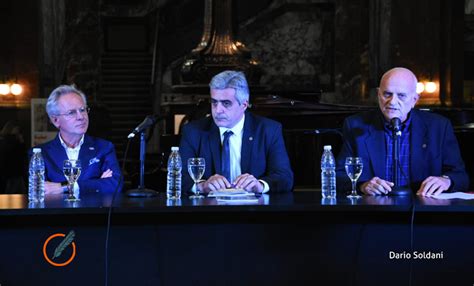 Horacio Pagani Recibió El Titulo Honoris Causa De La Unr