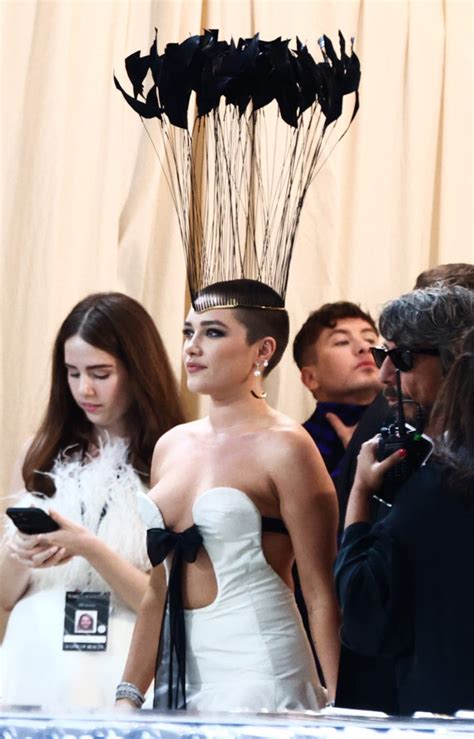 Met Gala 2023 Florence Pugh Shaved Her Head Look Perez Hilton
