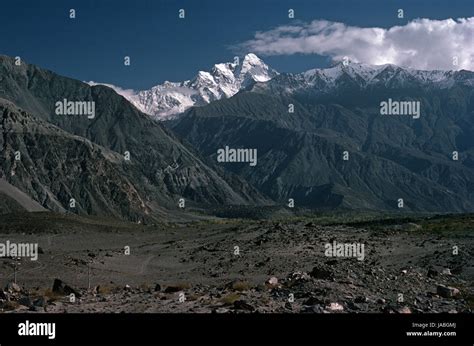 Karakoram Highway K2