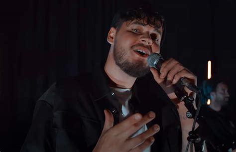 Joseph Kamel « Ton Regard Le Clip Officiel Le Journal De Mickey