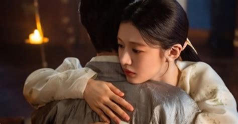 고윤정 이재욱 끌어안았다운명 로맨스 본격 점화 환혼