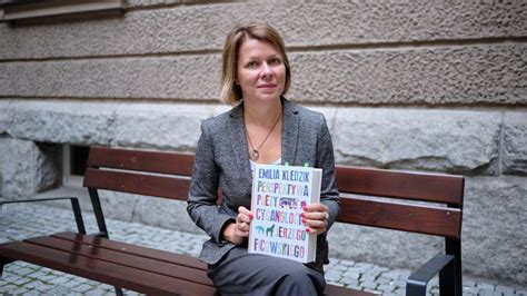 Dr Hab Emilia Kledzik Cyganologia Budzi Emocje Uniwersyteckie Pl