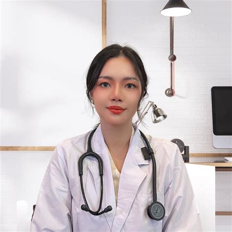 ၅လခွဲ မှာ အစာကျင့်တဲ့အနေနဲ့ ကျွေးလို့ရတယ်ဆိုလို့ အရည်ကျဲကျဲ ထမင်းနည်းနည