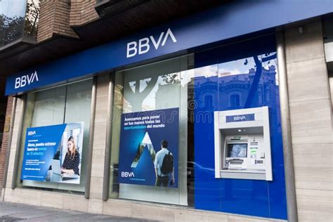 Bbva Logo On Bbva Bank Branch Office Imagem De Stock Editorial Imagem De Grupo