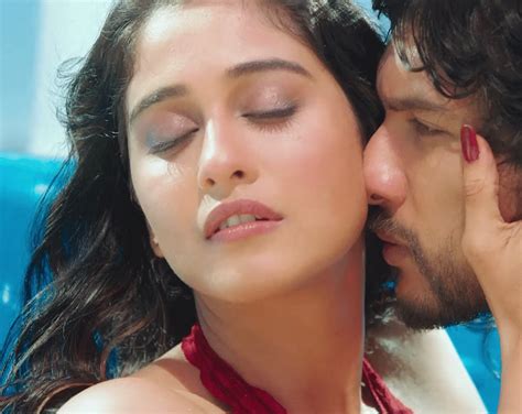 Regina Cassandra Lip Kiss