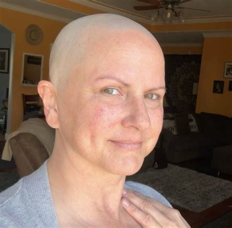 Pin By Ashley Boasso On Bald Women Bald Head Women Shaved Head Women Bald Women
