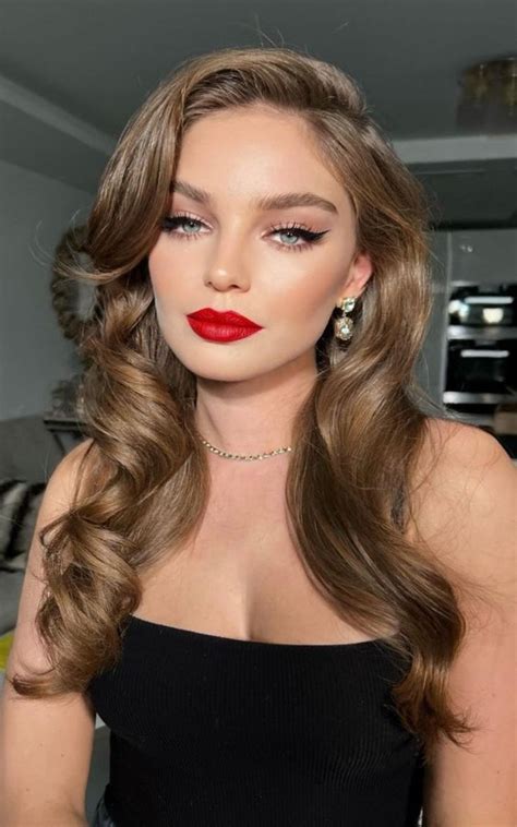 Pinner Adlı Kullanıcının Hair Panosundaki Pin Düğün Saç Stilleri Şık