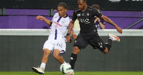 Patro Eisden Veruit Oudste Elftal Op Openingsspeeldag Jong Genk Laat Twee 15 Jarigen Debuteren