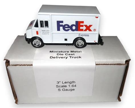 Fedex Express Diecast Metal Step Van Delivery Truck Scale