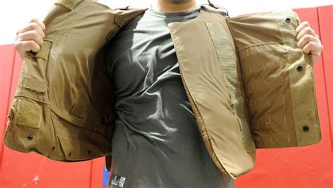 銃やナイフを素手で制圧するアメリカ海兵隊の格闘術「mcmap」を間近で見学してきた Gigazine