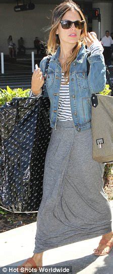 Rachel Bilson Takes The Oversized Handbag Look Too Far With Gigantic