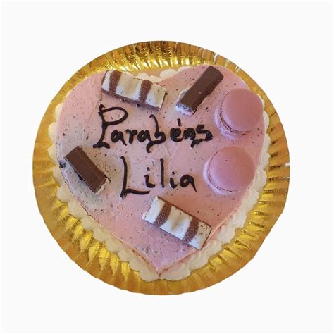 Bolo Em Formato Coração Com Macarrons E Kinder™ Entrega Em 24h