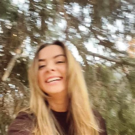 Lindsey Michal Lindseymichalll • Threads Say More