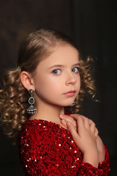 Emilia Poliakova Актрисы Модели