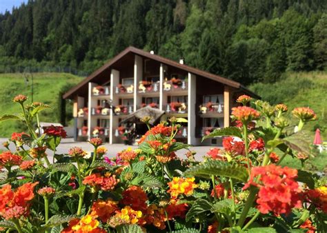 Things To Do In Chatel Alpine Ski Village In France ⛷️