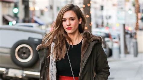 Jessica Alba Makes The Case For The Holiday Blowout Vogue