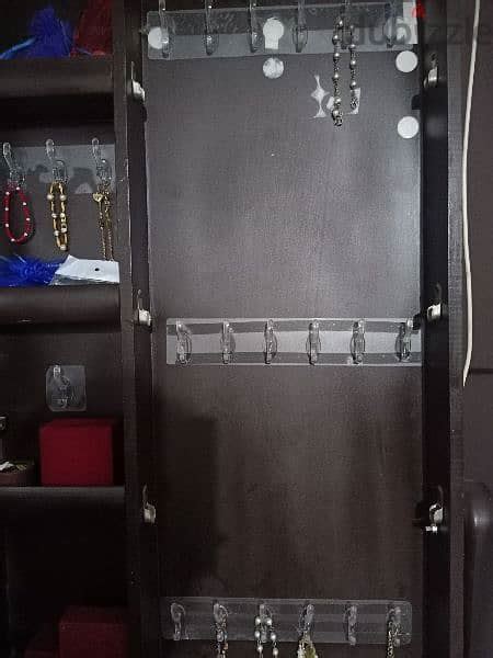 دولاب ومنظم اكسسوارات بمرايا و لمبات ليد تلت مستويات أثاث متعددأخر