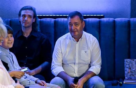 Adrian Rozenek Kto To Wiek Syn Jacka Rozenka Zawód Wikipedia