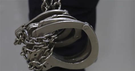 На Хмельниччині чоловік вбив товариша і жінку а тоді втік на чужій автівці