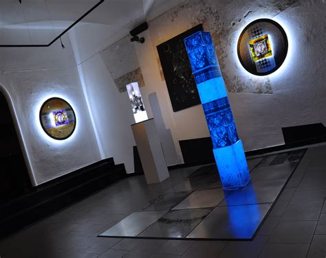Totem Lights Plexiglass Genova Arte Design Parigi Lifeforms